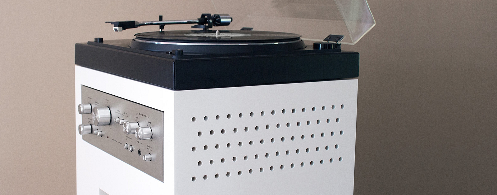Turntable display cabinet